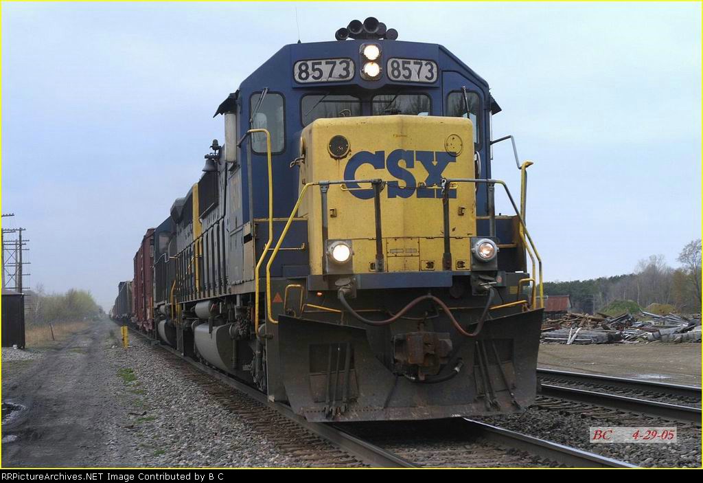 CSX 8573 @ Central Av. 04/29/2005